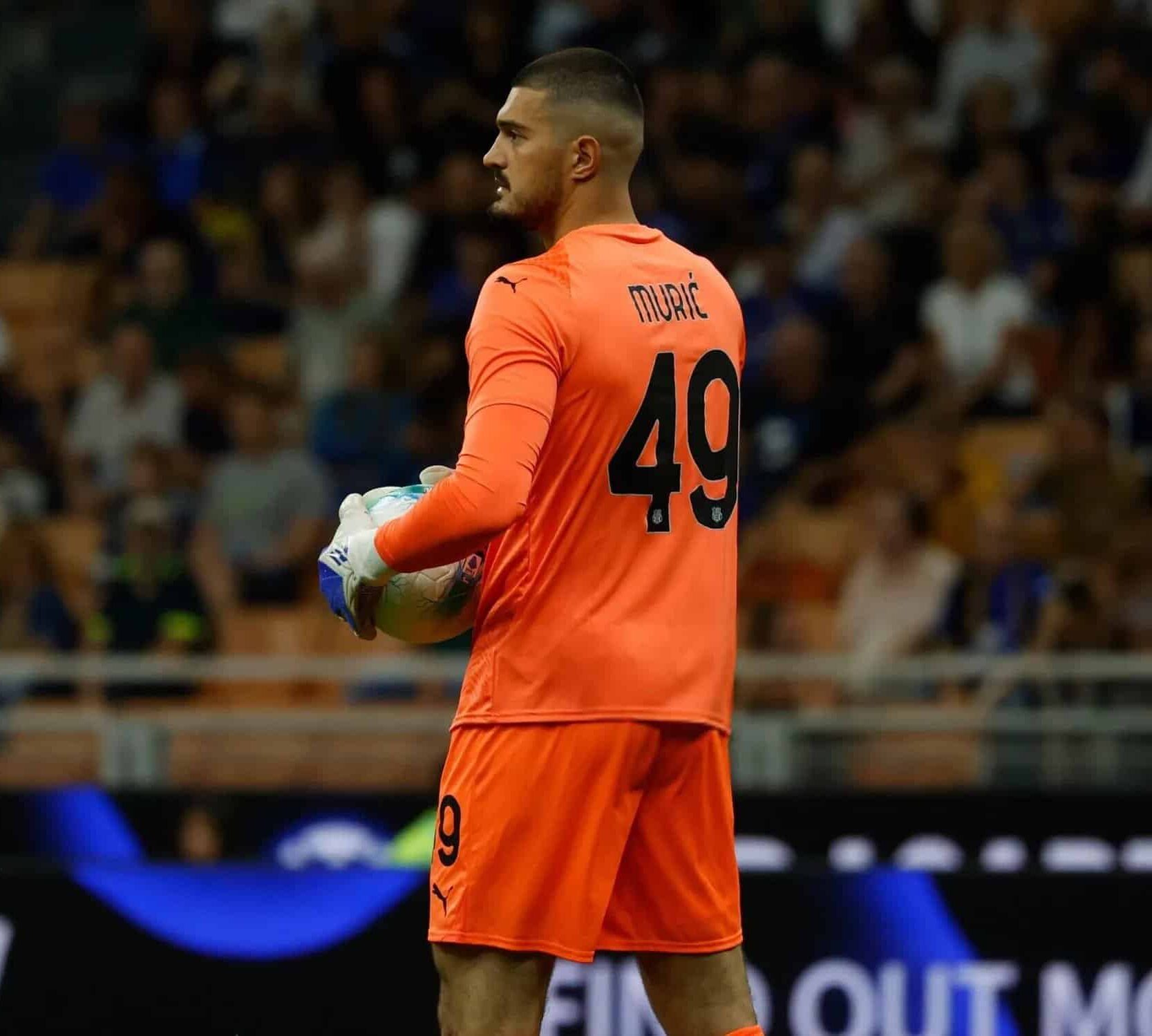 Juventus Considering Bid For Ipswich Town Goalkeeper Aro Muric